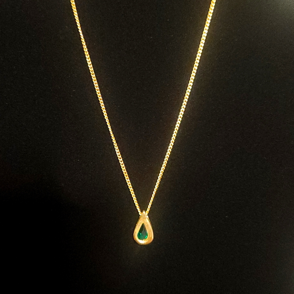 Vintage Avon Gold Chain Necklace With Green Gem Penda… - Gem